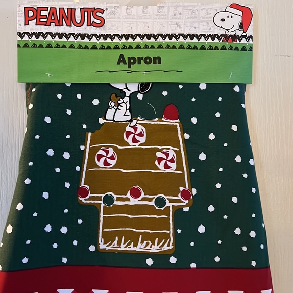 Peanuts | Dining | Brand New Snoopy Peanuts Holiday Apron | Poshmark